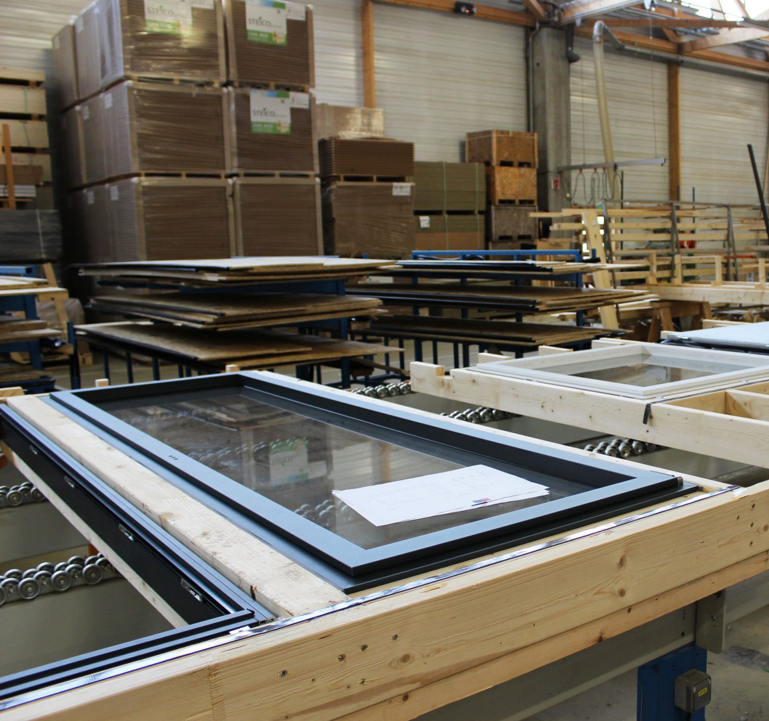 Les murs et façades SYbois avec intégration des menuiseries MILLET